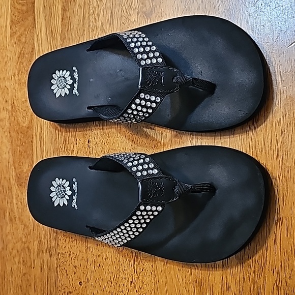 Yellow Box | Shoes | Yellow Box Yellowbox Flipflops Black With Silver ...